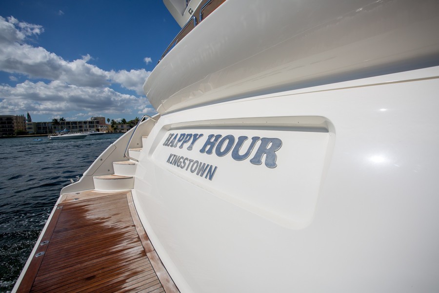 Yacht HAPPY HOUR, Azimut 116 | CHARTERWORLD Luxury Superyacht Charters